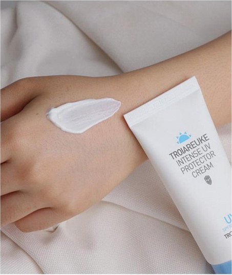 Купить cолнцезащитный крем SPF50+/PA+++ (Intense UV Protector Cream SPF 50+/PA+++) от бренда ...